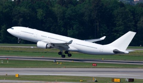 Why are airplanes usually painted white? - Menkor Aviation